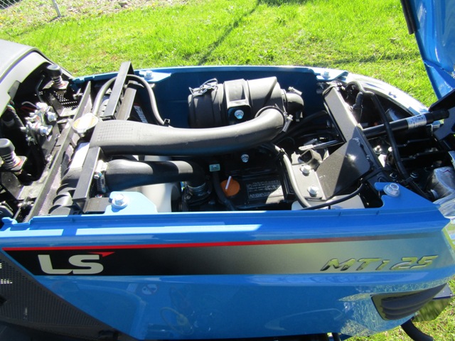 LS MT125 4WD Tractor with Mower | neatvsales.com | neatvsales.com