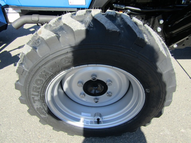LS MT232H 4WD Tractor with Loader | neatvsales.com | neatvsales.com