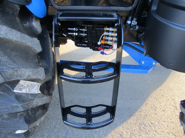 LS Tractor MT 7101CPS with Loader | neatvsales.com | neatvsales.com