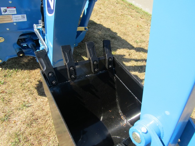 LS MT345HE 4WD Tractor with Loader and Backhoe | neatvsales.com ...