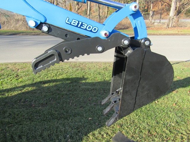 LS MT225S 4WD Tractor with Loader and Backhoe with Thumb | neatvsales ...