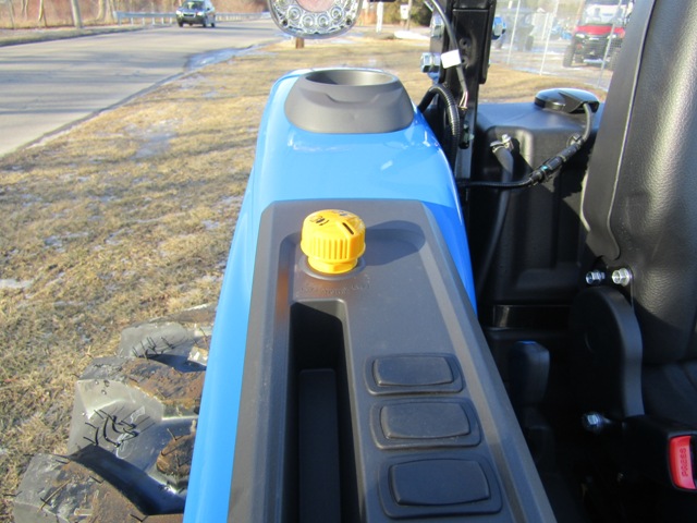 LS MT226HE 4WD Tractor with Loader | neatvsales.com | neatvsales.com