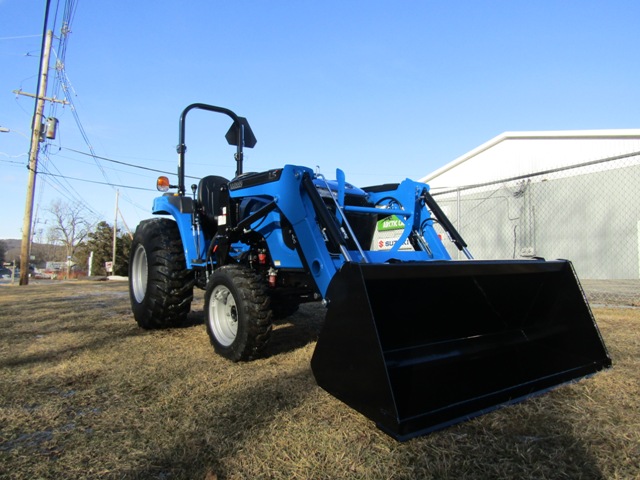 LS MT226HE 4WD Tractor with Loader | neatvsales.com | neatvsales.com