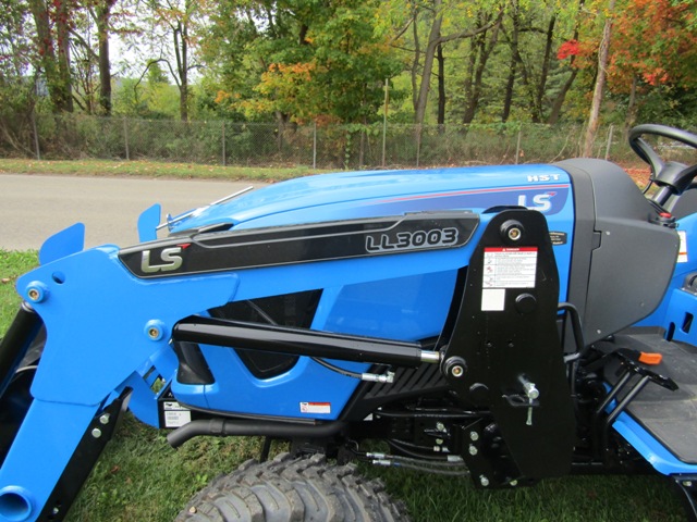 LS MT242HE 4WD Tractor with Loader | neatvsales.com | neatvsales.com