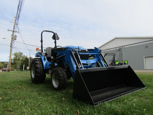 LS MT242HE 4WD Tractor with Loader | neatvsales.com | neatvsales.com